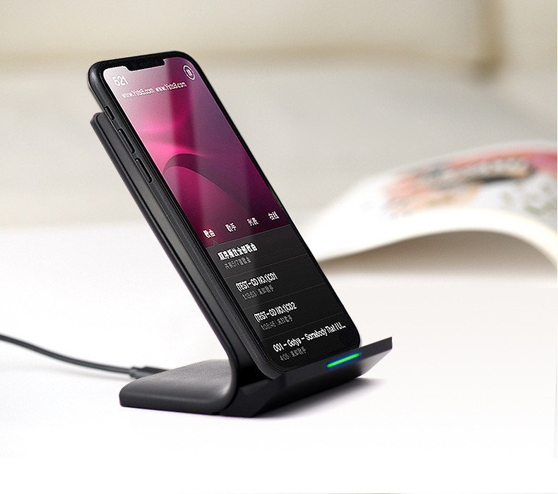 High Quality QI Compatible 10W/7.5W/5W fast Charging Wireless Charger Phone Holder supplier