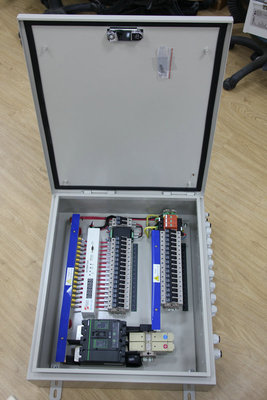 TUV CE PV Array Solar Combiner Box Waterproof With Self-Power , 2 - 32 Strings