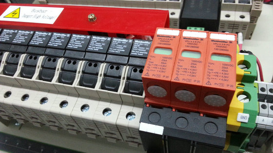 Waterproof 10A Solar PV Combiner Box 1000V DC For Big Solar Power Station