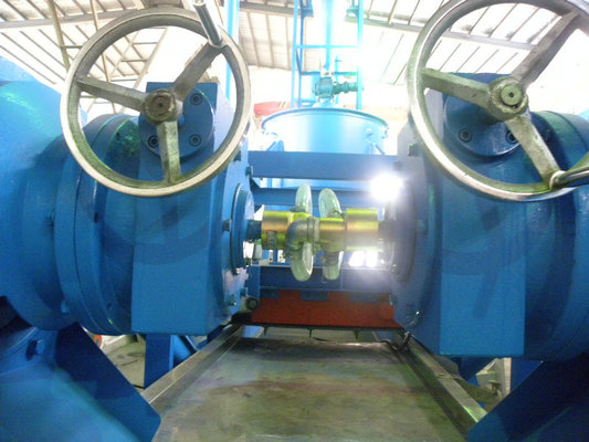 Crumb Rubber Grinder For Waste Tire Recycling Line With Water Cooling Pipes
