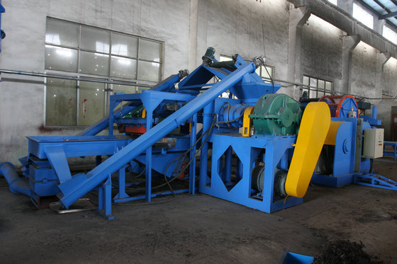 Crumb Rubber Grinder For Waste Tire Recycling Line With Water Cooling Pipes
