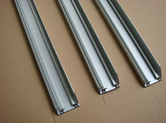 Aluminiumrahmen des Sonnenkollektor-6060 T5/T6 mit Bolzenverbindung, Bronzealuminiumsolarrahmen