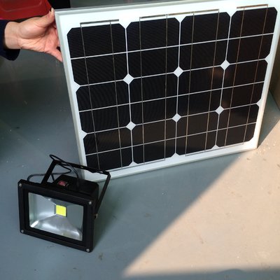 Wieder aufladbare Flut-Licht-Sicherheits-Solarbeleuchtung mit 10 w geführte im Freien in der Straßenlaterne