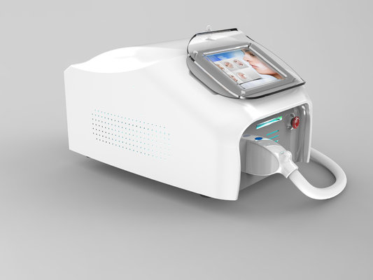 Tragbarer Laser-Haar-Abbau 2000W 60Hz/50Hz der Dioden-808nm mit justierbarem Abkühlen 5 planiert