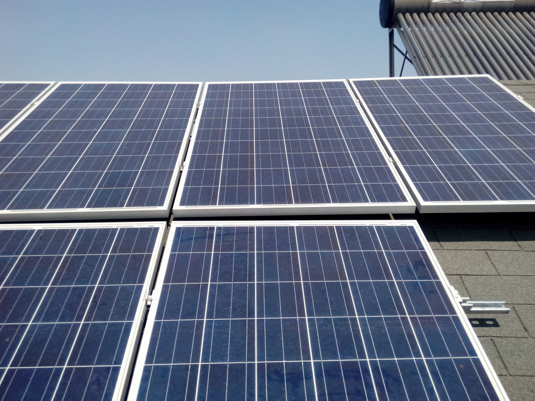 Stehen Sie allein Mikrofamilie 2.4KW auf Gitter-Solarenergie-System mit PV-Gremium