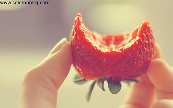 high quality spray dried strawberry powder/For beverage strawberry fruit powder
