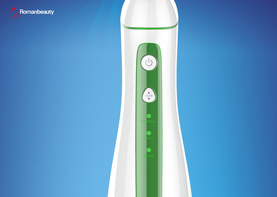 Customized Portable Oral Irrigator Low Noise For Women / Men RM-WF8801