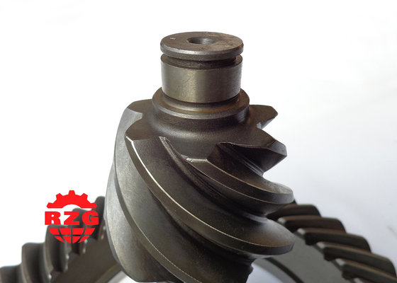 Car ISUZU FTK Rear Axle Spiral Bevel Gear 58~62 HRC the thinner one 18.5kg Thickness 43mm supplier