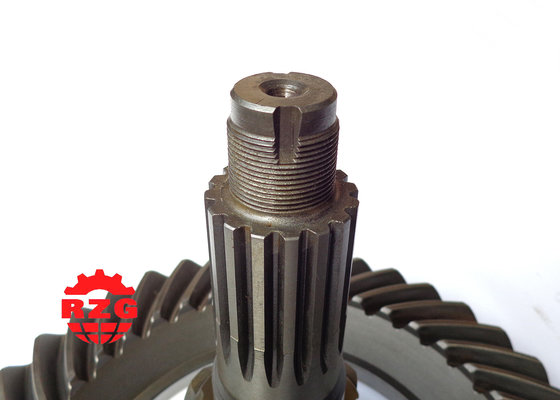 Car ISUZU FTK Rear Axle Spiral Bevel Gear 58~62 HRC the thinner one 18.5kg Thickness 43mm supplier