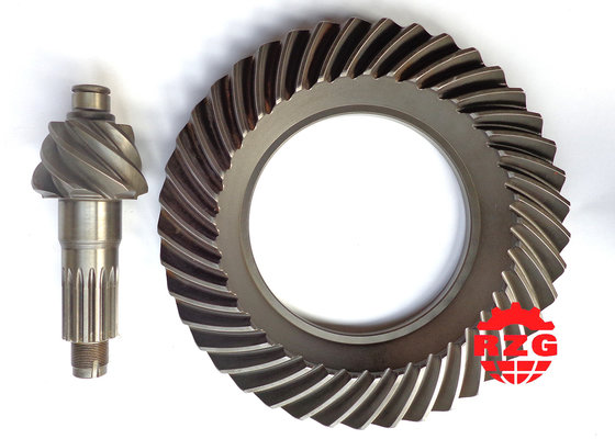 Car ISUZU FTK Rear Axle Spiral Bevel Gear 58~62 HRC the thinner one 18.5kg Thickness 43mm supplier
