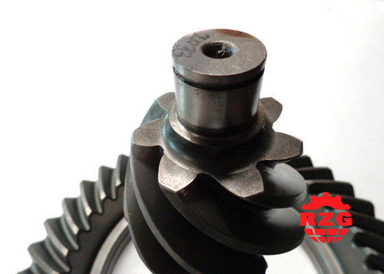 ISUZU NKR 6HH1 Rear Axle Transmission Gleason Spiral Bevel Gear Pinion And Crown Wheel supplier