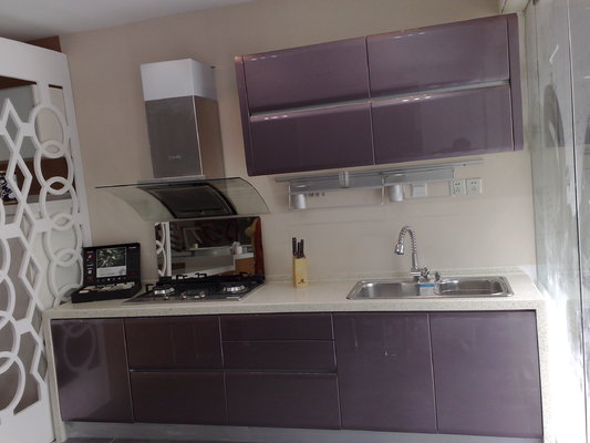 China High glossy lacquer kitchen cabinet supplier