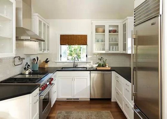 China Shaker solid wood kitchen cabinet supplier