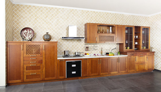 China Maple solid wood kitchen cabinet set supplier