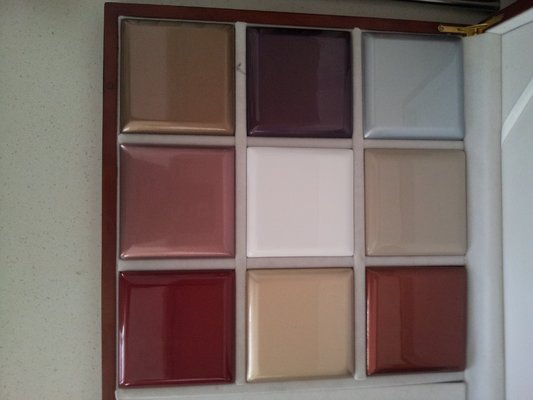 High glossy lacquer door panel with profiled handle supplier