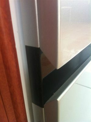 High glossy lacquer door panel with profiled handle supplier