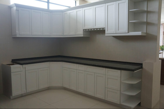 Shaker solid wood kitchen cabinet，North american style kitchen cabinet,Project kitchen set supplier