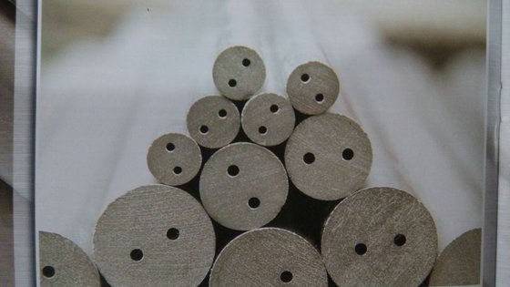Kundenspezifisches SK30UF-Legierungs-Hartmetall Rod verdrängte mit gewundenem Loch zwei