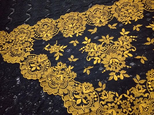 Vintage Embroidery Lace Church Mantilla, Catholic Scarf, Chapel Veil