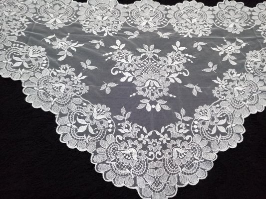 White Spanish style veil mantilla Catholic church chapel scarf lace Mass latin L