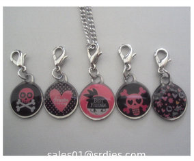 China Epoxy resin skeleton charms keychains, poly resin skull bones pendants with lobster clip supplier