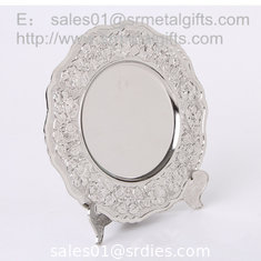 China Metal crafted Silver collectible souvenir plate with display stand, metal gifts and crafts supplier