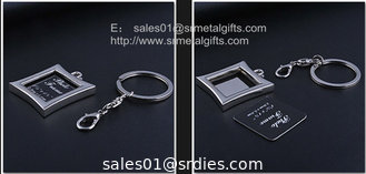 China Cheap metal key ring with photo locket, metal picture frame keychains, supplier
