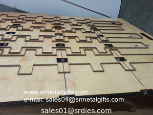 China Wooden steel rule dies, steel blade cutting dies on plywood base supplier