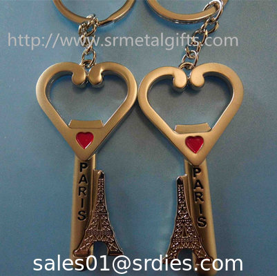 Metal gold plated Paris Eiffel tower design key shaped pendants, key shape pendant keyring supplier