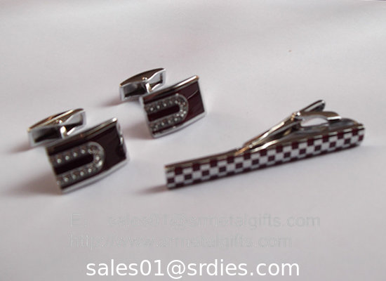 Red soft enamel checker design tie clip and cufflink set for men, enamel clasp tie clips, supplier