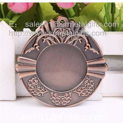 Square metal sport events tournament medallion with engraved image, zinc alloy, supplier