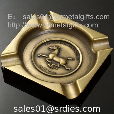 Die casted 8 inch alloy square cigar ashtrays, square antique brass metal ash tray, supplier