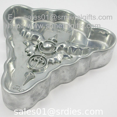 Designer triangle alloy engraved cigarette collector ashtrays, affordable metal ashtrays, supplier
