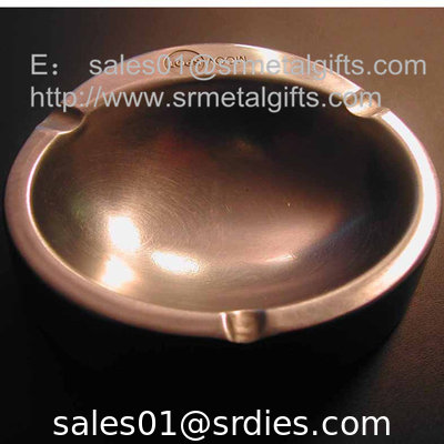 Vintage bronzed cast metal souvenir cigar ash tray for collecting cigarette ashes, supplier