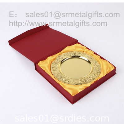 Custom gold commemorative plate with stand, detailed raise flower gold tray with gift box, supplier