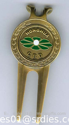 Engraved metal golf divot tool with colour filled, metal golf pitchfork with engraved logo supplier