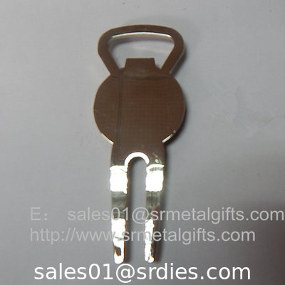 Metal beer opener golf divot tools, 2-in-1 bottle opener golf pitchfork repair tools, supplier