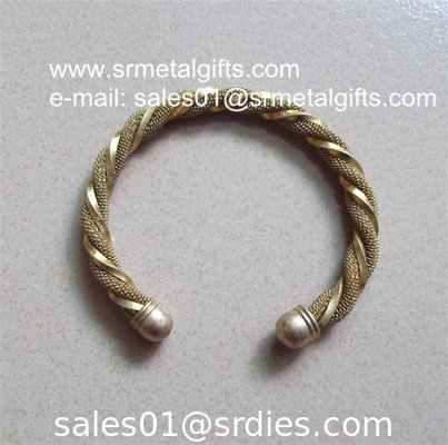 Gold plated steel fashion jewelry twist chain bracelet supplier supplier