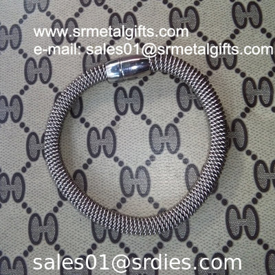 Stainless steel mesh chain bracelet bangle with magnetic enclosure supplier