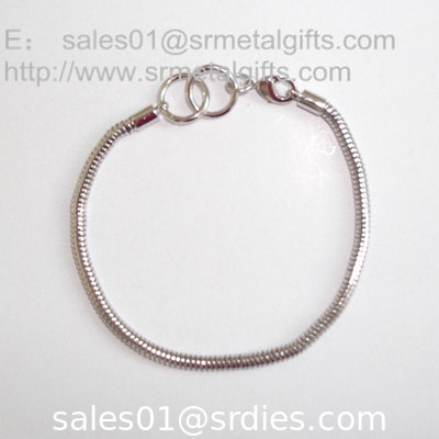 Stainless steel engraved bangle bracelet for women fashion supplier