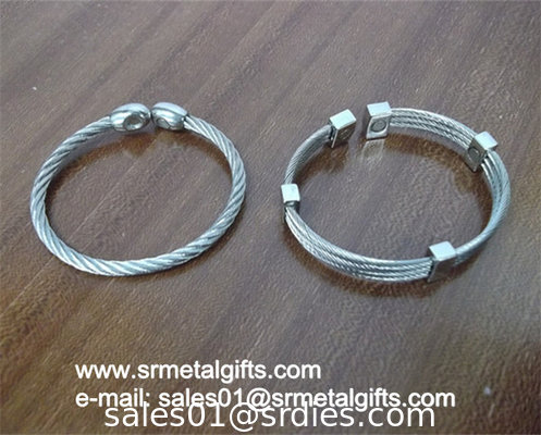 Custom steel pendant wire bracelet, wire bangle with charms supplier
