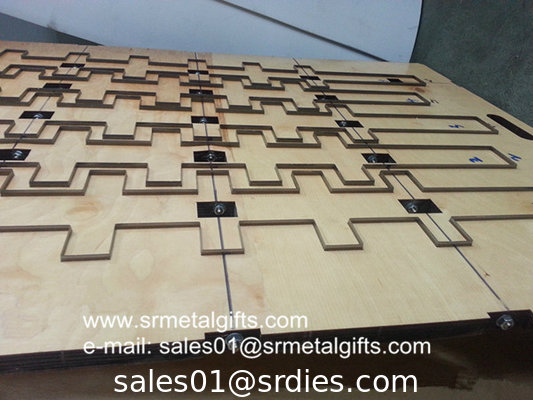 Wooden steel rule dies, steel blade cutting dies on plywood base supplier