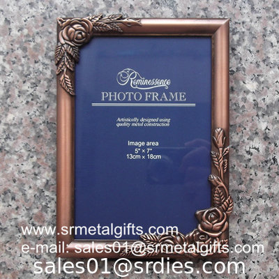 Metal rose photo frame, ready mold, metal photo frame ornated with rose on the frame supplier