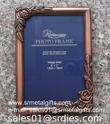Metal rose photo frame, ready mold, metal photo frame ornated with rose on the frame supplier