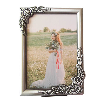 Antique Pewter Plated Sturdy Alloy emboss Rose Photo Frame 5x7 inch supplier