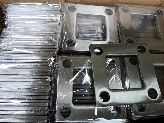 Factory Price Stainless Steel Round Tube Staircase Pipe Flange Balustrade Handrail Fittings