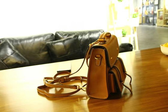 New designed high quality original manufacturer lady classical first layer leather lady backpack shoulder bag