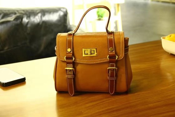 2018 New designed original manufacturer lady classical first layer leather lady handbag shoulder bag