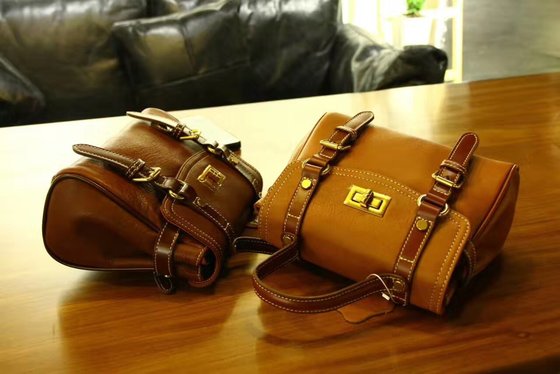 2018 New designed original manufacturer lady classical first layer leather lady handbag shoulder bag