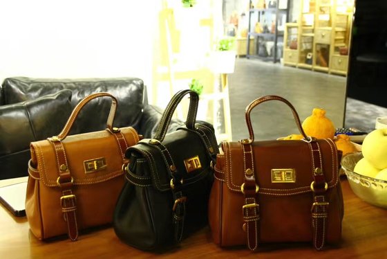 2018 New designed original manufacturer lady classical first layer leather lady handbag shoulder bag